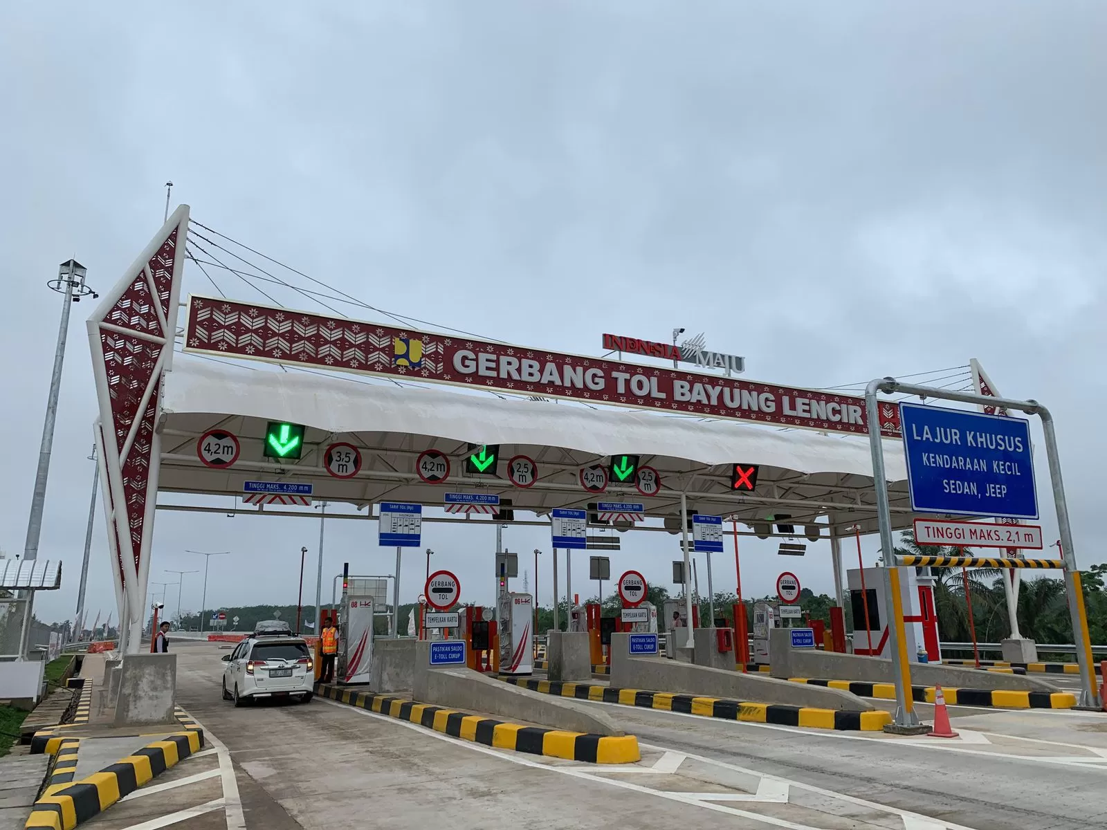 Lonjakan Volume Kendaraan di Jalan Tol Trans Sumatera pada Libur Nataru 2024/2025 - Sumber ...